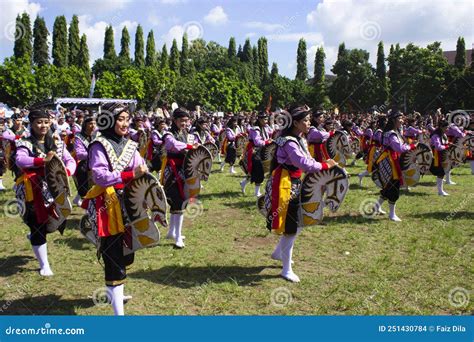 Tari Jathilan Jathil Or Jathilan Dance This Dance Is Part Of The Reog