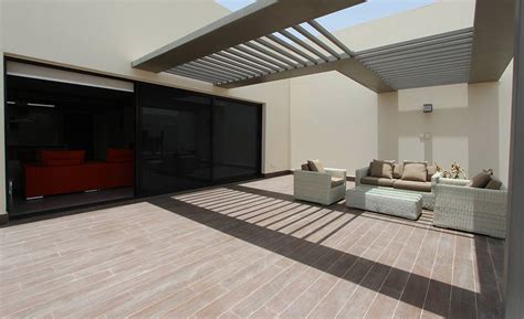 ¿es Mejor El Material De Suelo Composite Que El Suelo Vinilico Exterior