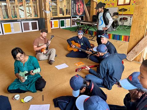 The Bluegrass Journeymen Crossing The Border With Bluegrass