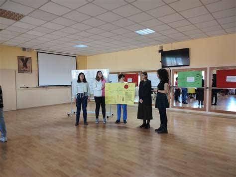 Учители и ученици от ПМГ участваха в мобилност по проект “tехники за визуализация на мисленето