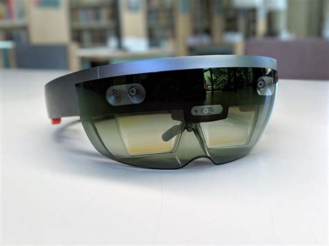 Microsoft Hololens Retro Review What Made It Great And What A New
