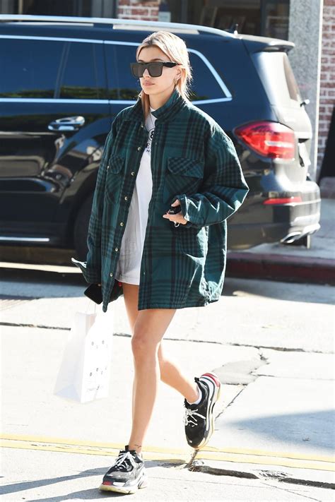 Atkal Modē Ir Flaneļa Krekli Mežacirtēju Apģērbs Kas Izskatās