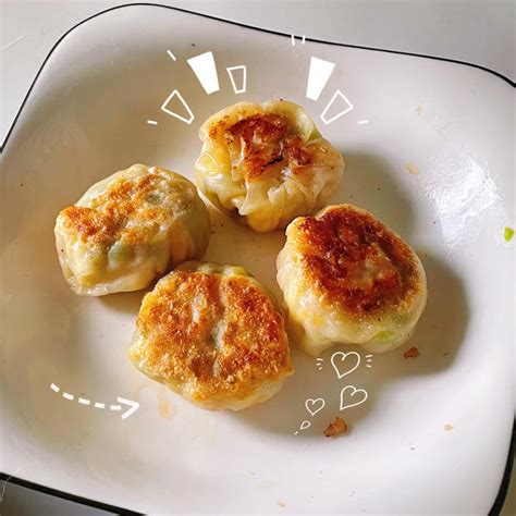 【超级好吃的西葫芦鸡蛋素锅贴（馄饨皮版）图片】小太阳 346下厨房