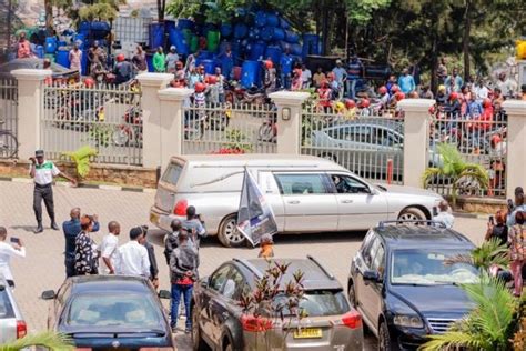 Byari amarira nagahinda mu gushyingura Pasiteri Théogène Niyonshuti