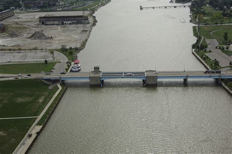 Veterans Memorial Bridge In Bay City Mi United States Bridge