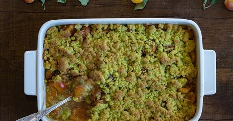Crumble gourmand de mirabelles aux pistaches et à la vanille Recette