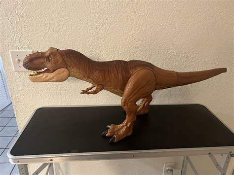 Jurassic Park World Mattel Super Colossal 40 Eating Trex