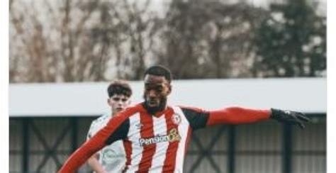 英超锋霸回归在即伊万 托尼热身赛头顶脚踢戴帽，门前嗅觉还在线腾讯新闻