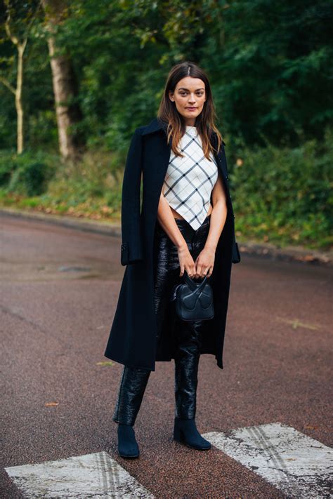 Who Is Emma Mackey Margot Robbie Lookalike Lands Burberry Campaign After Leading Barbie And