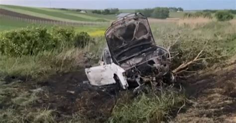 Un Tânăr A Murit Carbonizat într O Mașină Care S A Răsturnat și A Luat Foc
