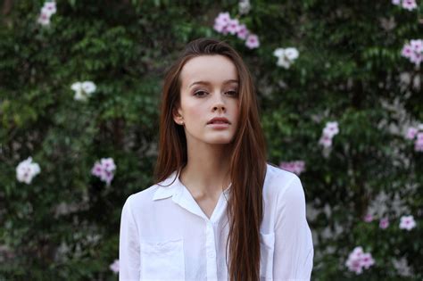 Hình ảnh Người Con Gái đàn Bà Hoa Chân Dung Mô Hình Trẻ Mùa