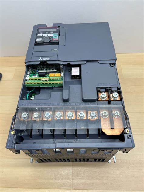Yahooオークション 美品 Fr A820 22k 1 三菱電機 インバータ 動作保