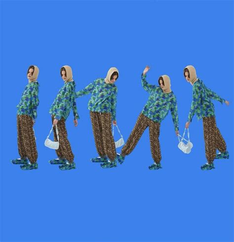 ⑦ ₓ 🥷🏻꒱ 2024 포스터 디자인 레트로 퓨처리즘 포스터