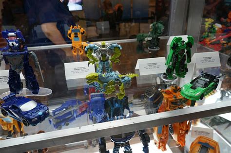 Botcon 2014 Hasbro Transformers Figure Display Photos Part 2 Transformers News Tfw2005