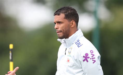 Fernando Lázaro é Anunciado Como Novo Técnico Do Corinthians