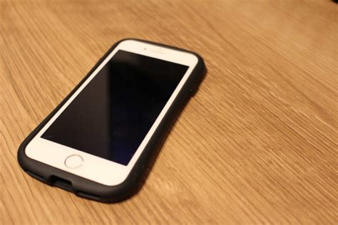 Ifaceの透明（クリア）ケース「reflection」をレビュー【iphone8に装着】 モノと暮らしとサラリーマン
