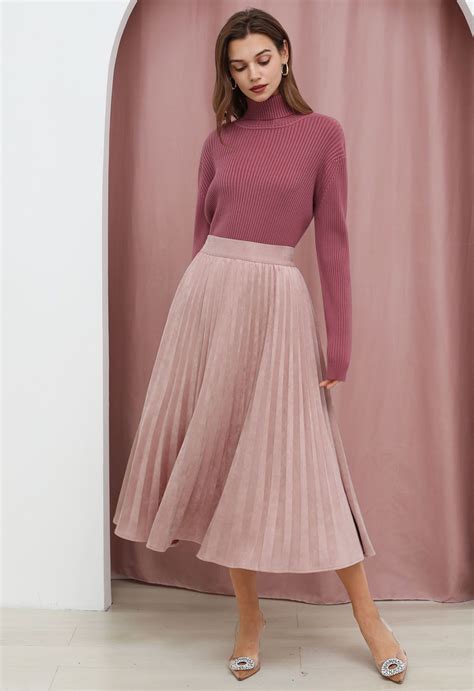 Versatile Turtleneck Ribbed Knit Sweater In Berry Retro Indie And