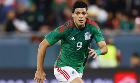 Raúl Jiménez comparte su deseo de volver a la Selección Mexicana
