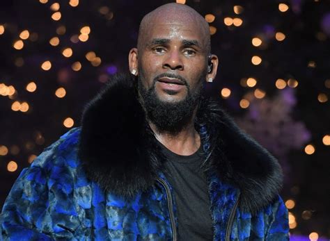 R Kelly Trial Juror Excused By Judge After Suffering A Panic Attack In
