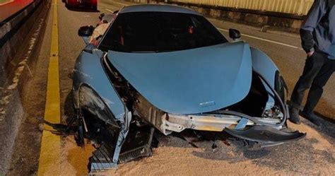 租千萬麥拉倫自撞「車頭全毀」天價維修費曝光 專家搖頭：乾脆報廢