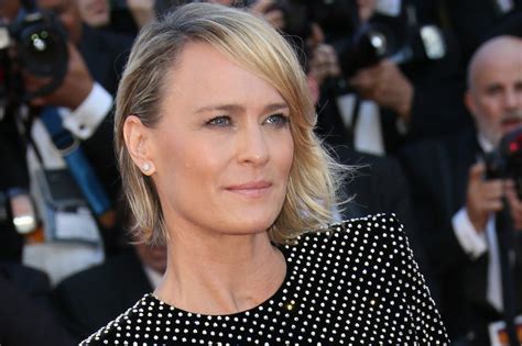 Forrest Gump Robin Wright Found Filming The Movies Love Scene To Be