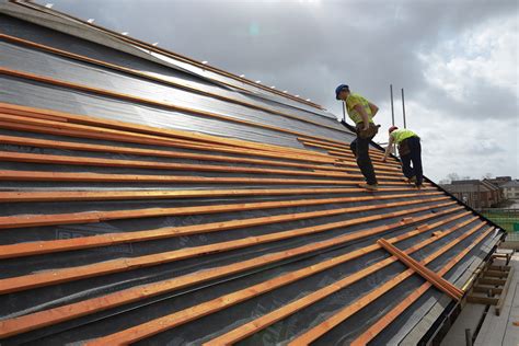 Men On Batten Roof Colour Adjustment Sig Roofing