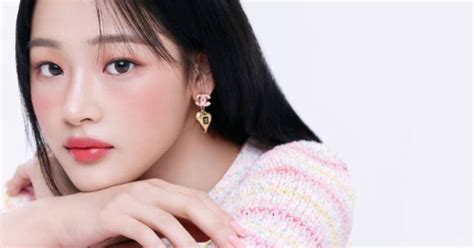 ‘한국의 올리비아 핫세 뉴진스 민지 새해 미모 밝혀주는 ‘러블리 메이크업[mk★ootd]