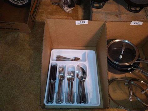 Wallace 18 10 Flatware And Tray Assiter Auctioneers