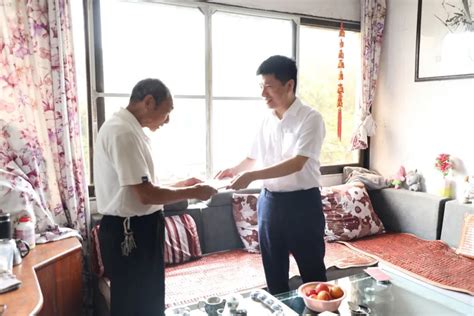 “七一”特辑｜武夷山市人民检察院开展走访慰问老党员和送学上门活动澎湃号·政务澎湃新闻 The Paper