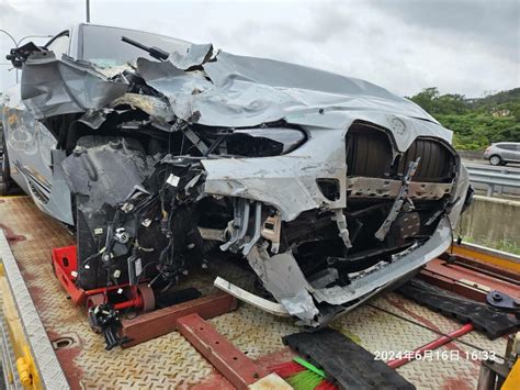 （有片）撞擊畫面曝光！楊梅服務區停車場重大事故！ 1自小客車衝撞7車釀3傷2人送醫