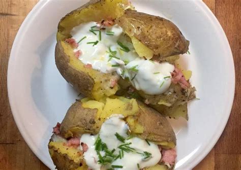 Batatas recheadas Bacon e Cheddar Receita por Fátima Sousa Cookpad