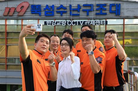 명품백 무혐의 홀가분해진 金여사 광폭 행보 재개추석에도 봉사활동