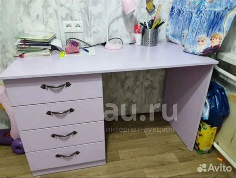 Стол школьницы — купить в Красноярске Состояние Б у Компьютерные и письменные столы на