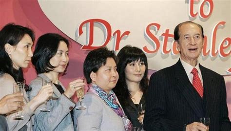 何超鳳出席華麗盛典，開啟「上葡京」新產業，家族事業再次壯大 每日頭條
