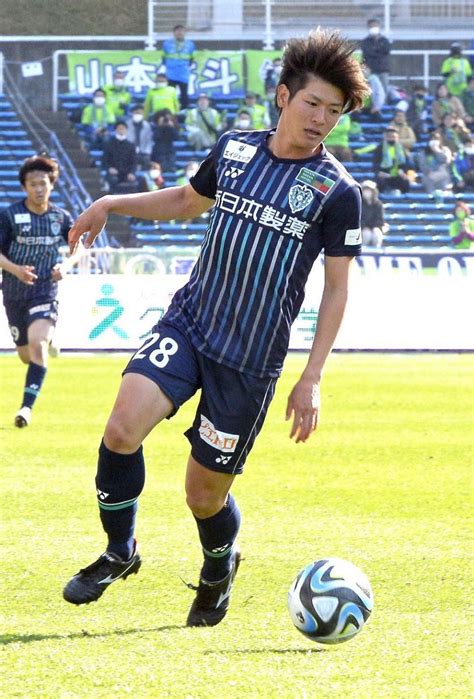 卒業式は欠席も最高の1日に J1福岡の大卒ルーキー鶴野がデビュー戦で大仕事：「おっ！」でつながる地元密着のスポーツ応援メディア 西スポweb