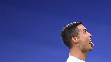 Cristiano Ronaldo Salió Positivo Al Covid 19 Iheartradio Enrique Santos
