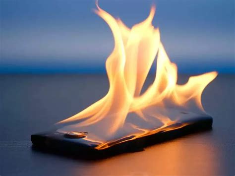 12 Penyebab HP Cepat Panas Dan Cara Simpel Mengatasinya