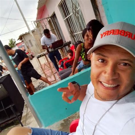 Walter Rique Rebolledo Malambo Rebolledomalambo • Threads Say More