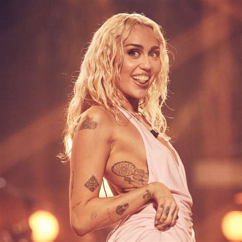Miley Cyrus Vmas Shocker 10 Years Later Her Incredible