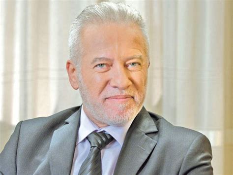 وفاة الفنان اللبناني فادي إبراهيم عن عمر يناهز 67 عامًا موقع العاصمة