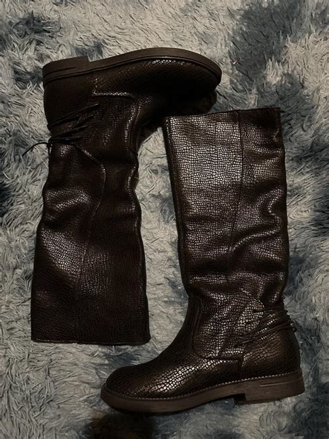 Зимові сапожки — ціна 2199 грн у каталозі Чоботи Купити жіночі речі за доступною ціною на Шафі