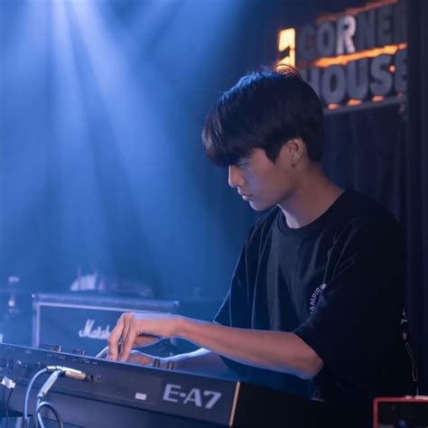 江子明 Z Ming • Threads Say More