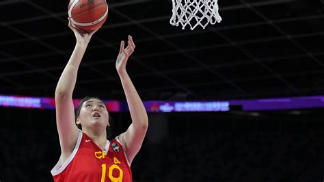 7 Foot 3 Chinese Womens Basketball Player Goes Viral After Dominating