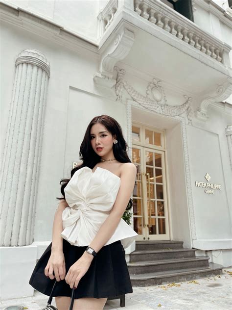 Nhan sắc trẻ đẹp của Cao Thu Trang hotgirl Nóng cùng World Cup