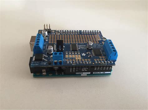Utilizando Motor DC Arduino UNO E Adafruit Motor Shield V