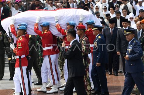 BJ HABIBIE WAFAT UPACARA PEMAKAMAN ANTARA Foto