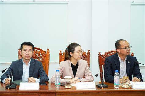 ឯកឧត្តមរដ្ឋមន្រ្តី នេត្រ ភក្រ្តា៖ អ្នកសារព័ត៌មាន
