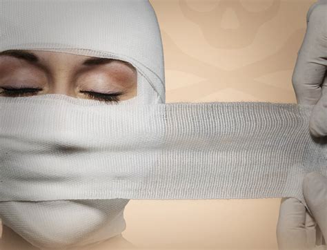 اسیدپاشی شوهر حسود به صورت زن جوان ؛ زیادی قشنگ بود زندگی‌ام نابود
