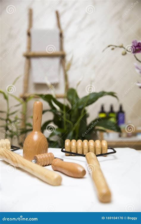 Apparecchiature In Legno Per Massaggi Di Maderoterapia Anti Cellulite