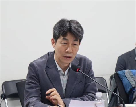 허위 인턴 급여 윤건영 2심서도 벌금 500만원대법원 상고